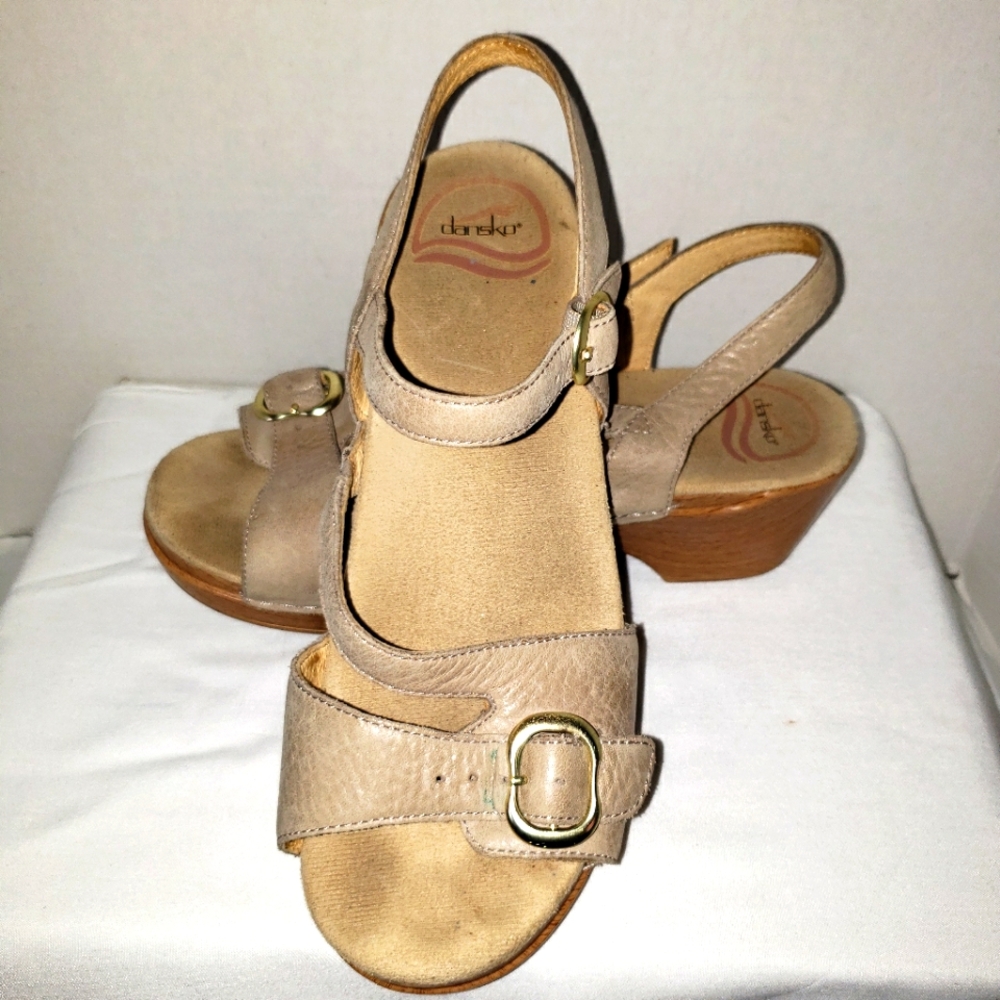 Dansko Sandi Strappy Block Heel Sandal Beige Leather … - Gem